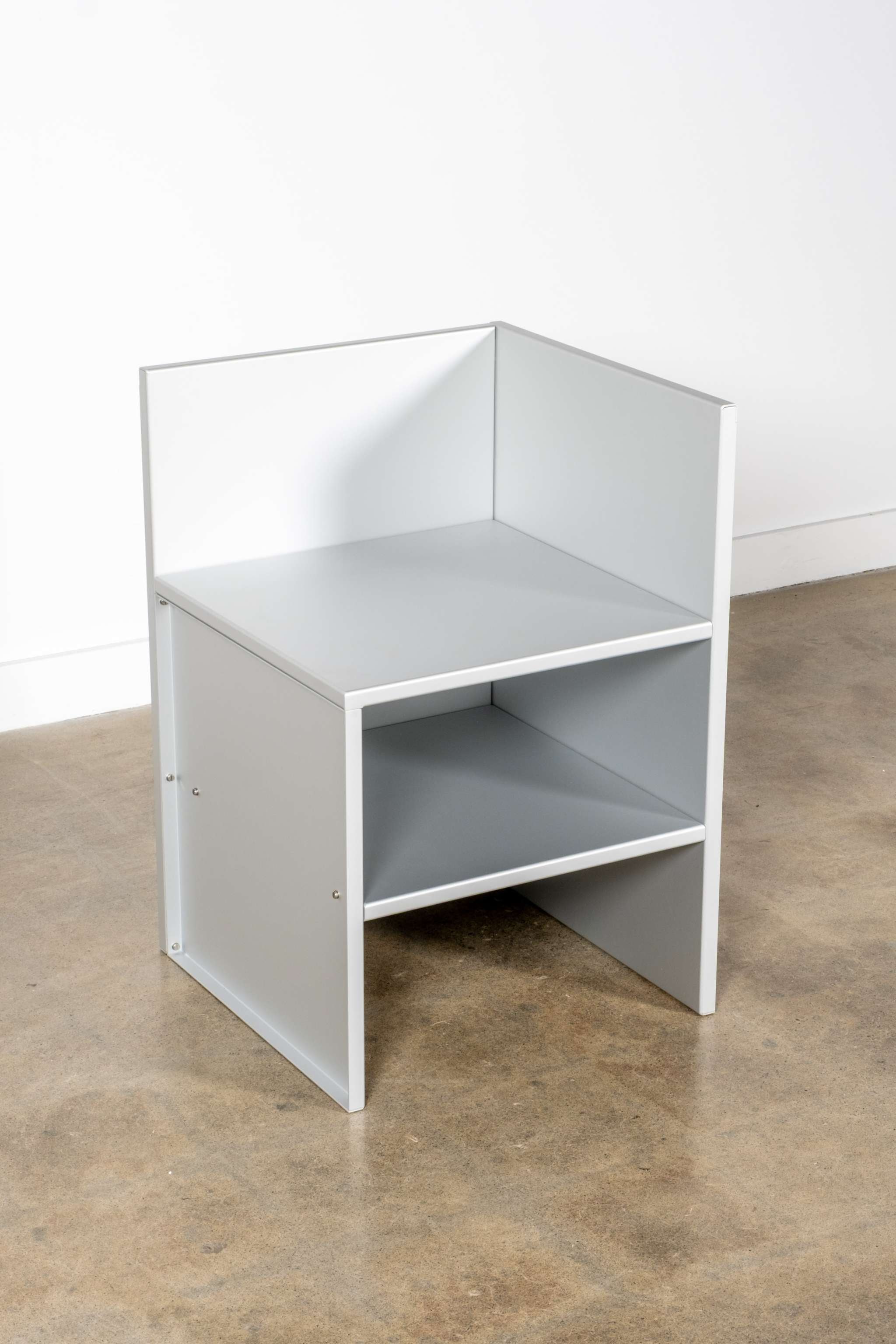 Corner Chair 115 designed by Donald Judd, produced by Lehni | Bonne Choice