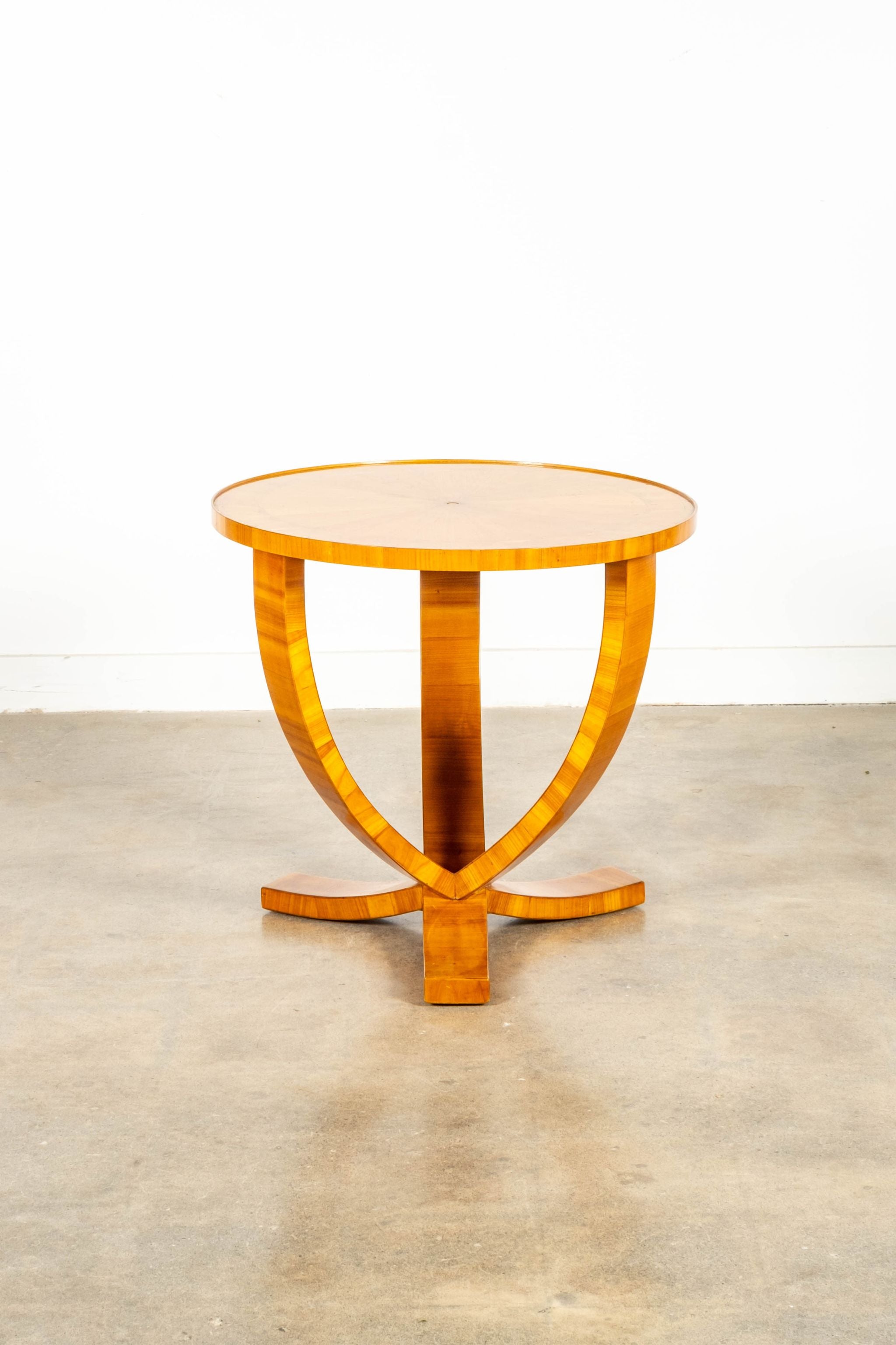 Round Wood Entry Table | Bonne Choice
