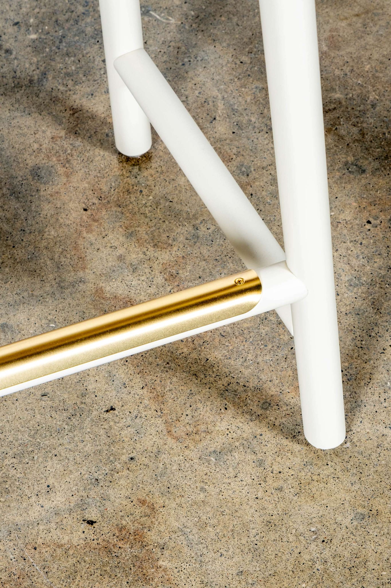 Single Curve Counter Stool by Nendo (Oki Sato) for Wiener GTV Design ...