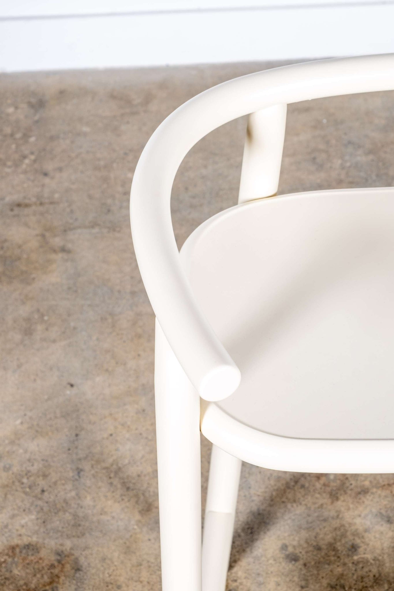 Single Curve Counter Stool by Nendo (Oki Sato) for Wiener GTV Design ...