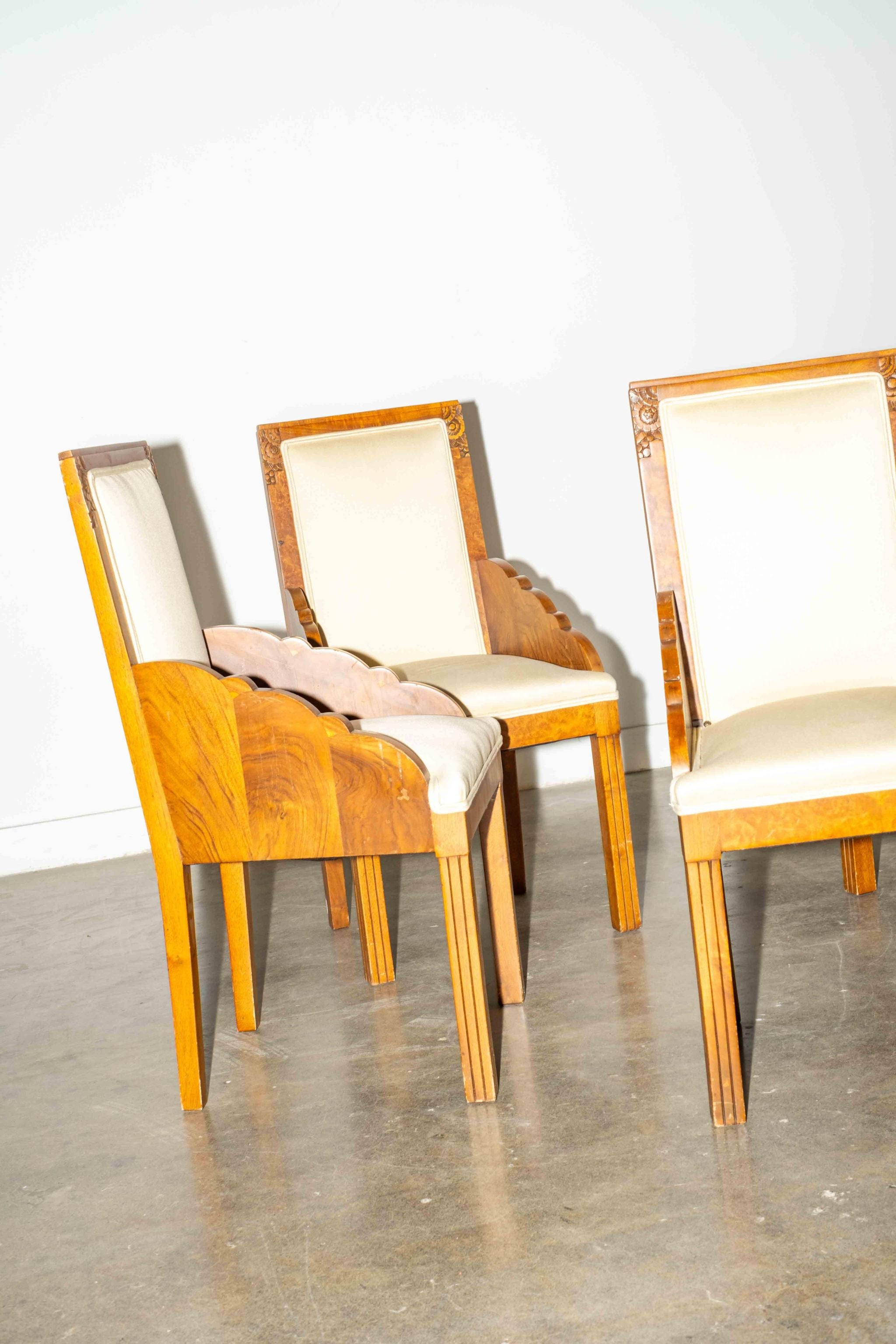 Set Of 4 Wood Chairs With Scalloped Edge | Bonne Choice